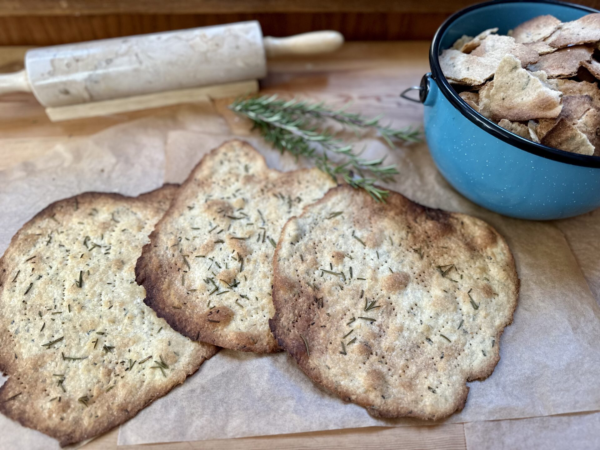 Rosemary and Olive Oil Crackers, 7 Tips for Extra Crunchy Homemade ...